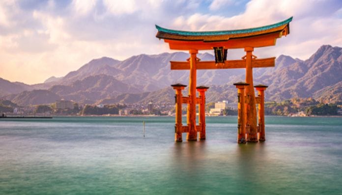 Torii: Puertas Sagradas De Los Templos Japoneses